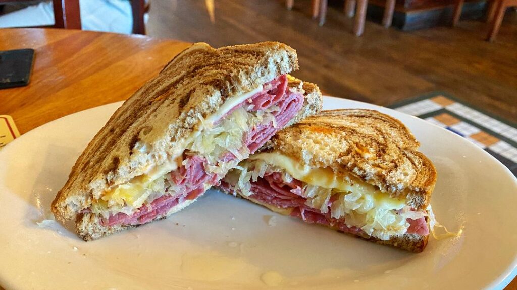 Omaha's Best Reubens - Restaurant Hoppen