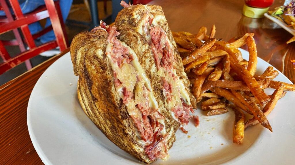 Omaha's Best Reubens - Restaurant Hoppen