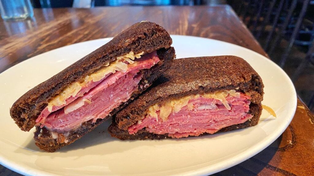 Omaha's Best Reubens - Restaurant Hoppen