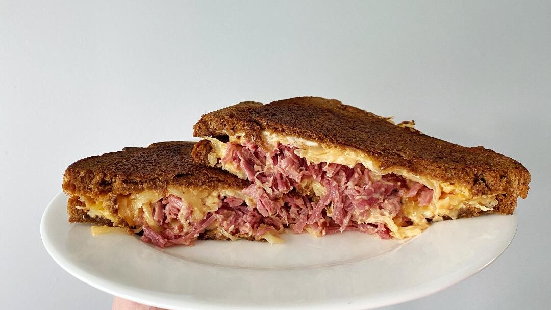 Omaha's Best Reubens - Restaurant Hoppen