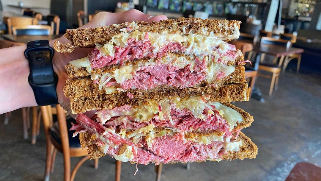 Omaha's Best Reubens - Restaurant Hoppen