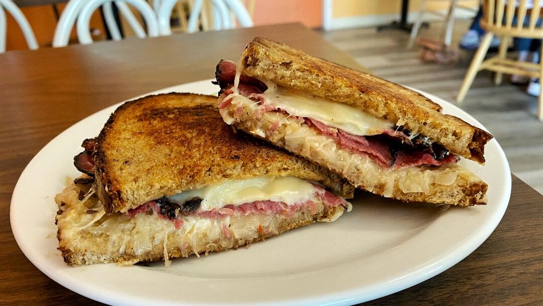 Omaha's Best Reubens - Restaurant Hoppen