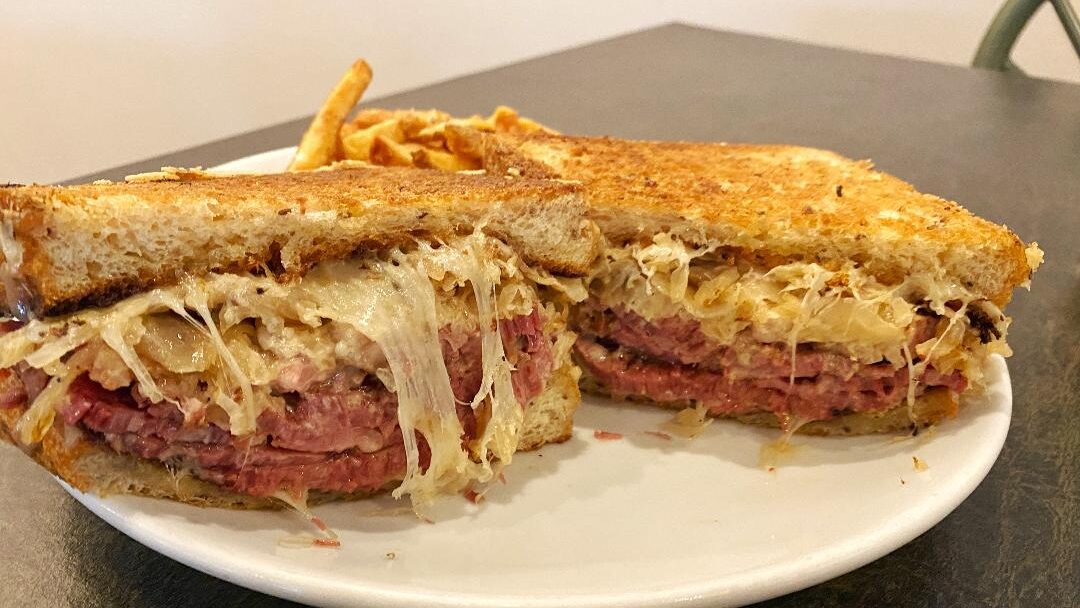Omaha's Best Reubens - Restaurant Hoppen